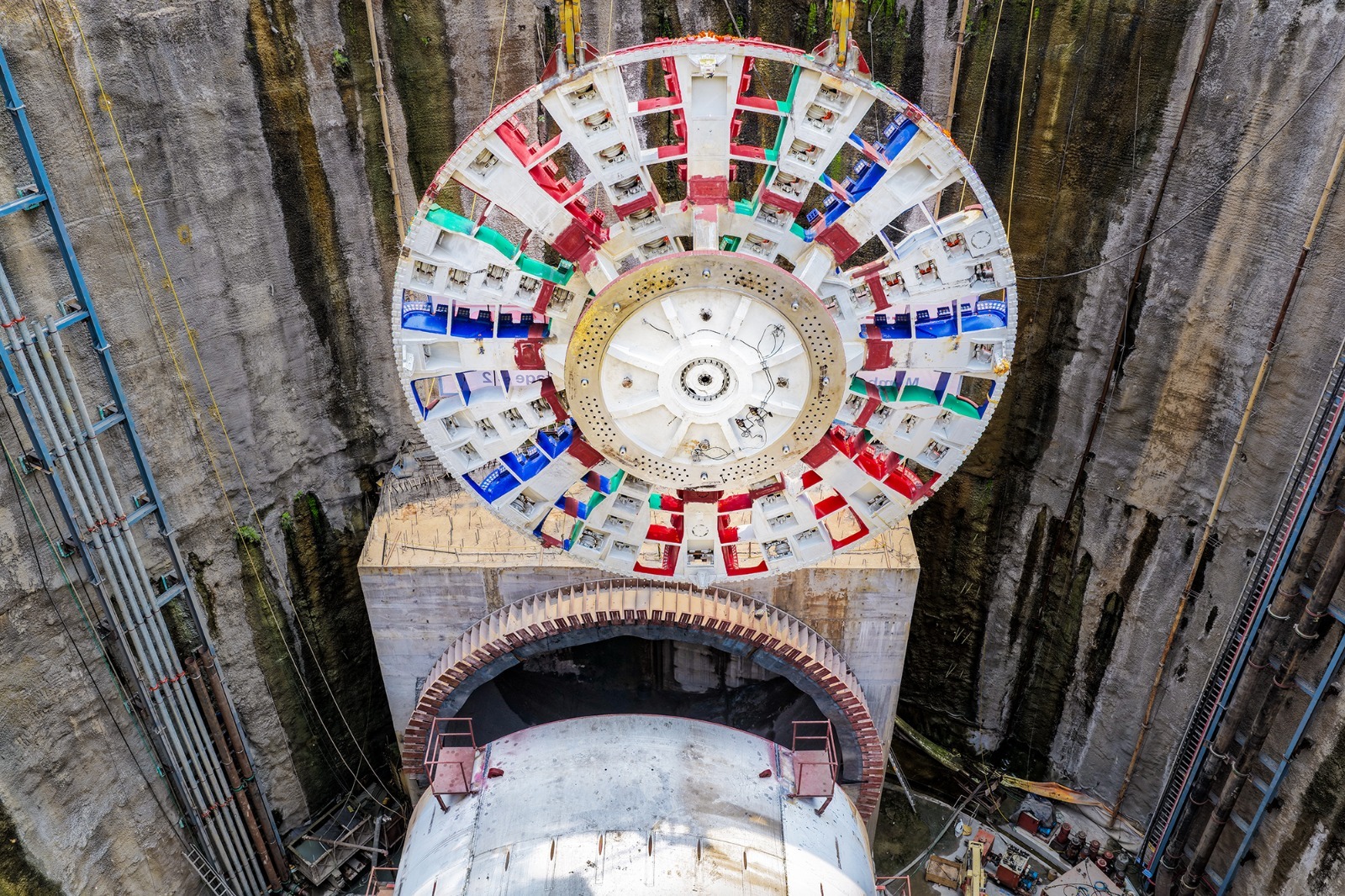 Cutterhead of the Second TBM lowered for the 21 km tunnel in Mumbai ...